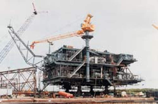 Launch imminent of world's first production spar system | Oil & Gas Journal