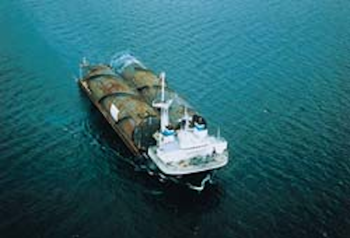 Launch imminent of world's first production spar system | Oil & Gas Journal