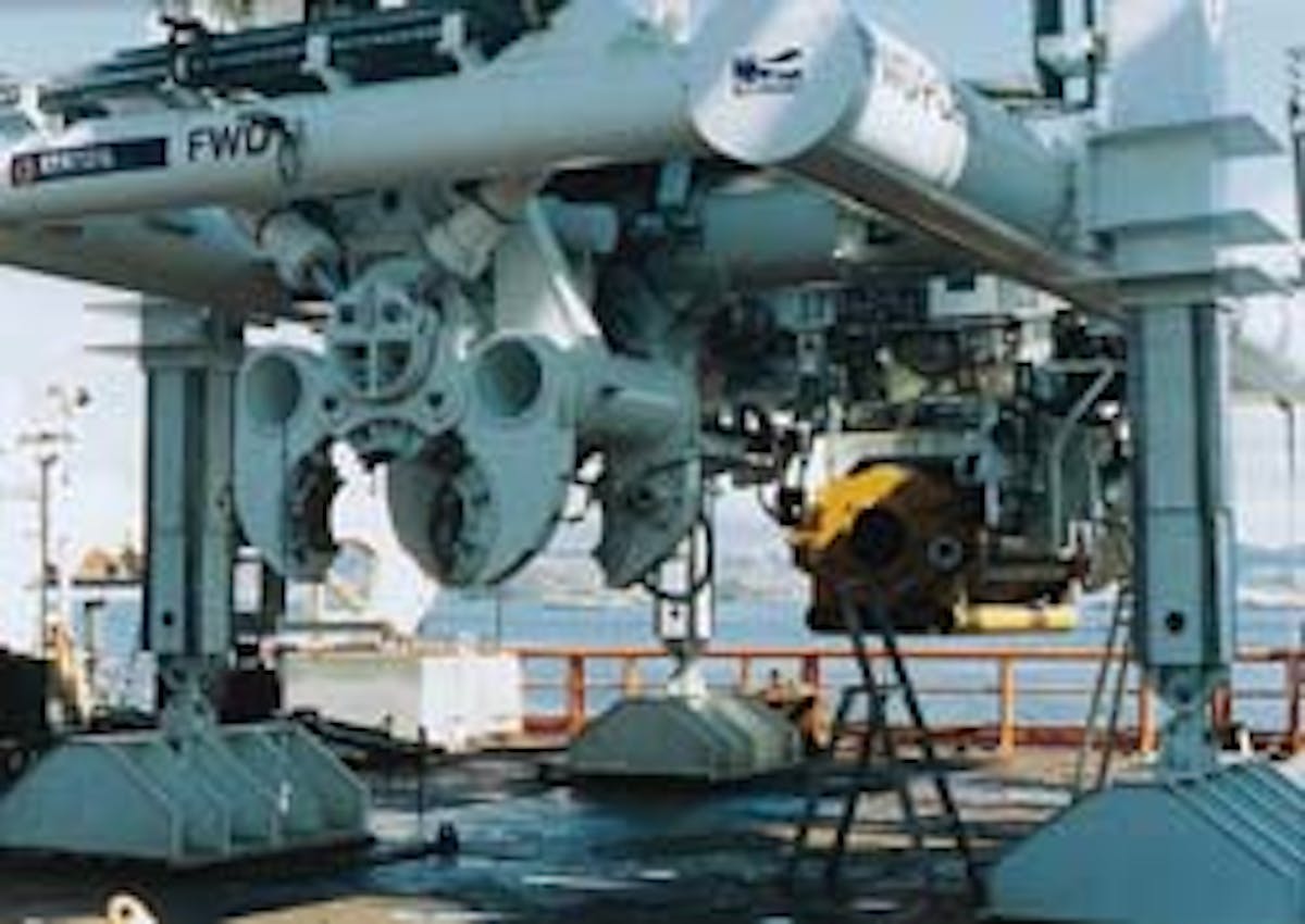 FOCUS: PIPELINES Diverless tie-in tool gets first test on deepwater ...