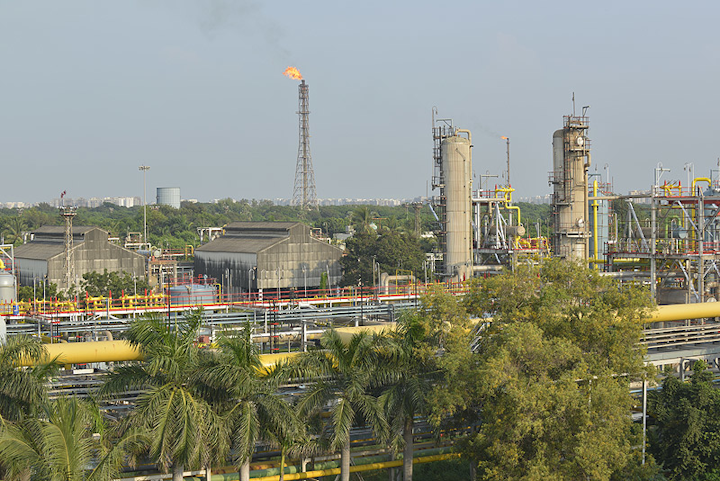Fire hits ONGC’s Hazira gas processing complex | Oil & Gas Journal