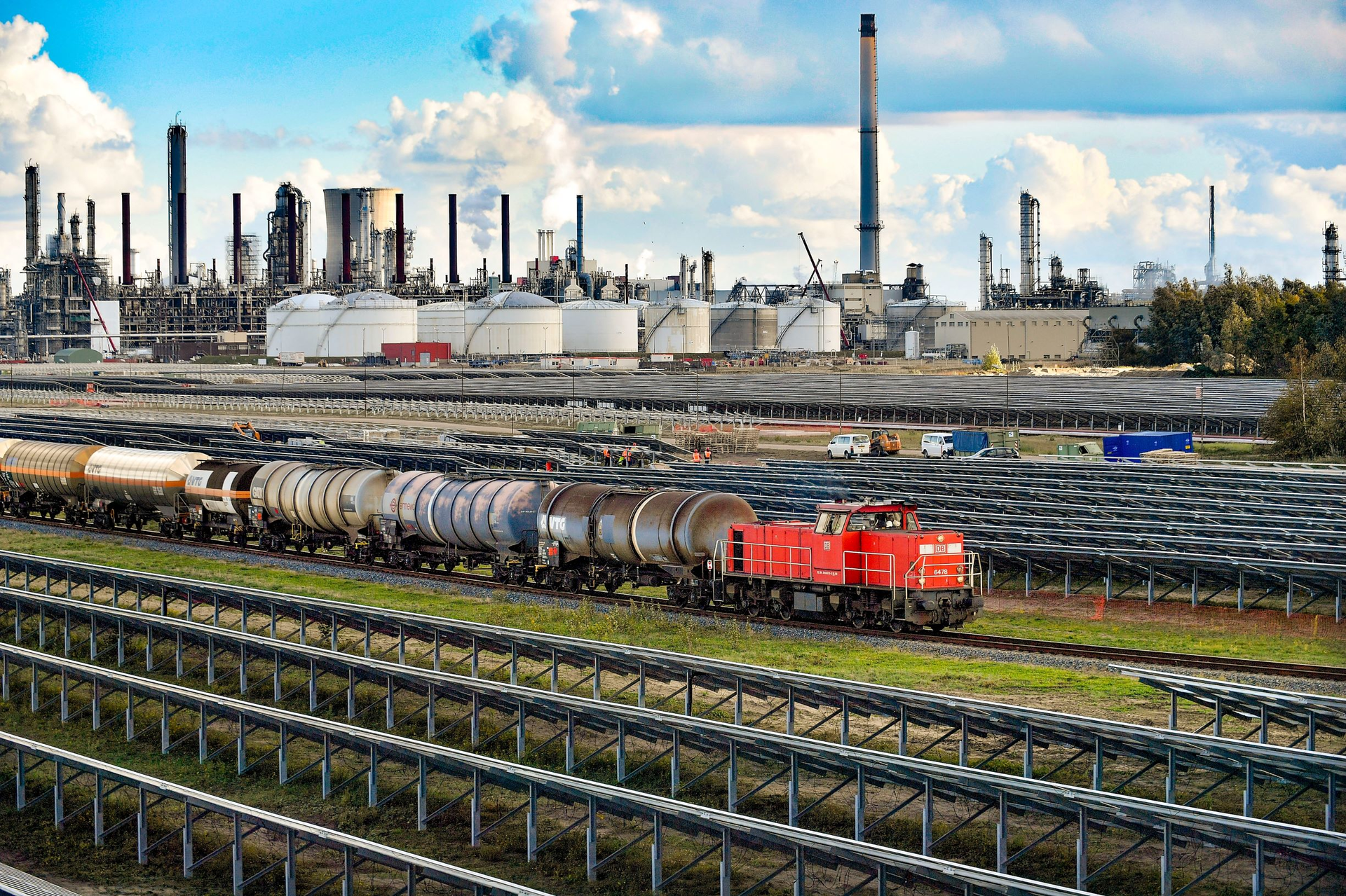 Shell lets contract for upgrade of Moerdijk ethylene complex | Oil ...