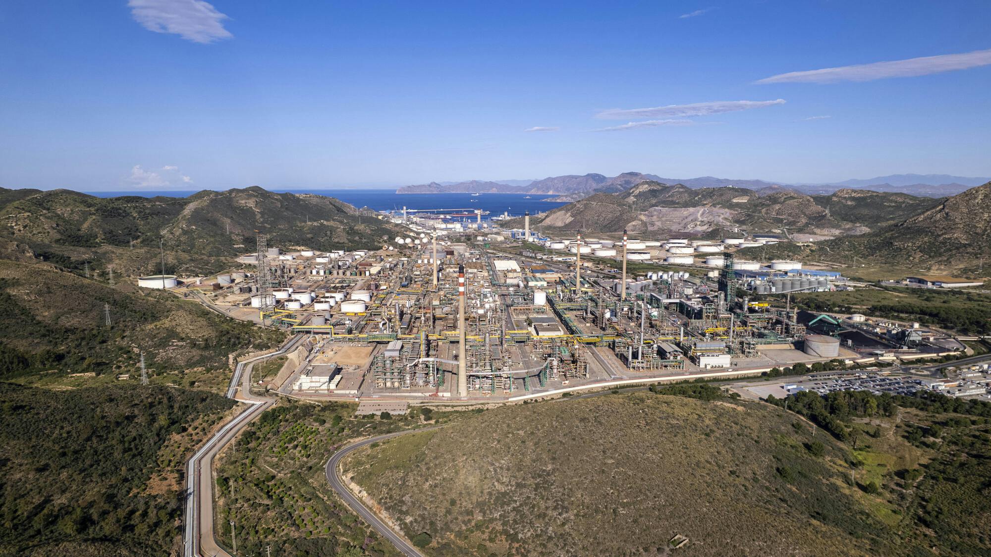 Repsol’s Cartagena refinery starts up Spain’s first industrial-scale ...